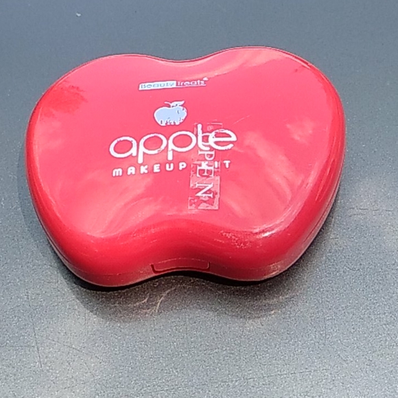 Beauty Treats | Makeup | New Apple Makeup Kit | Poshmark